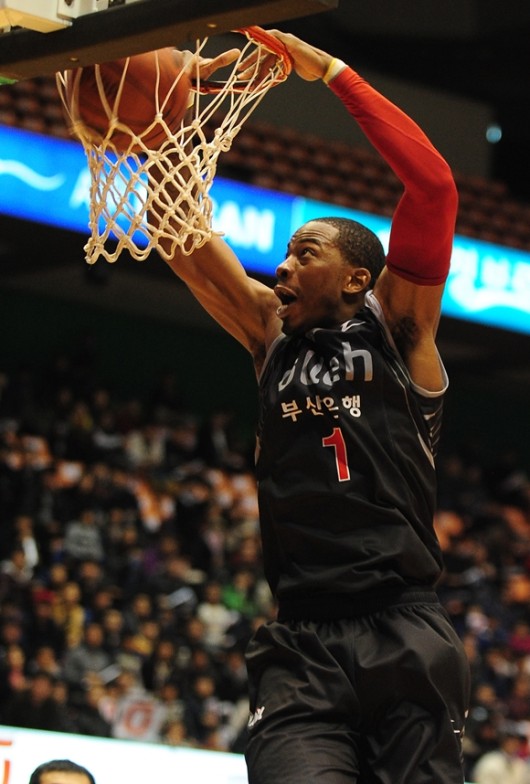 ‘로드 22점 9R' KT, KGC 꺾고 4연승 행진 - 파이낸셜뉴스