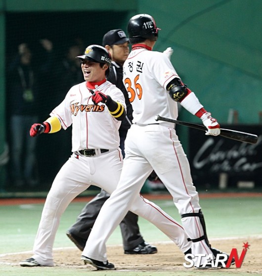 [PO5]‘박재상 결승타’ SK, 롯데 꺾고 6년 연속 KS 진출 - 파이낸셜뉴스