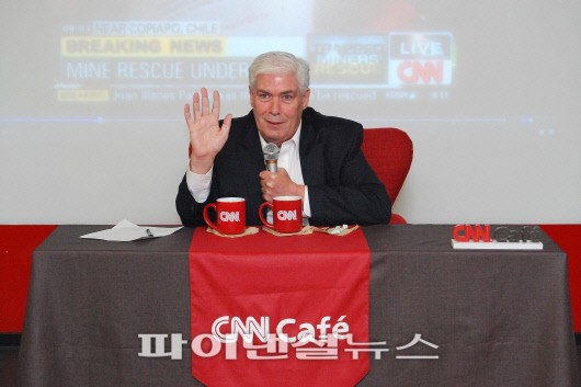 YBM CNN Cafe, CNN 간판 앵커 짐 클랜시 초청 특별대담 - 파이낸셜뉴스