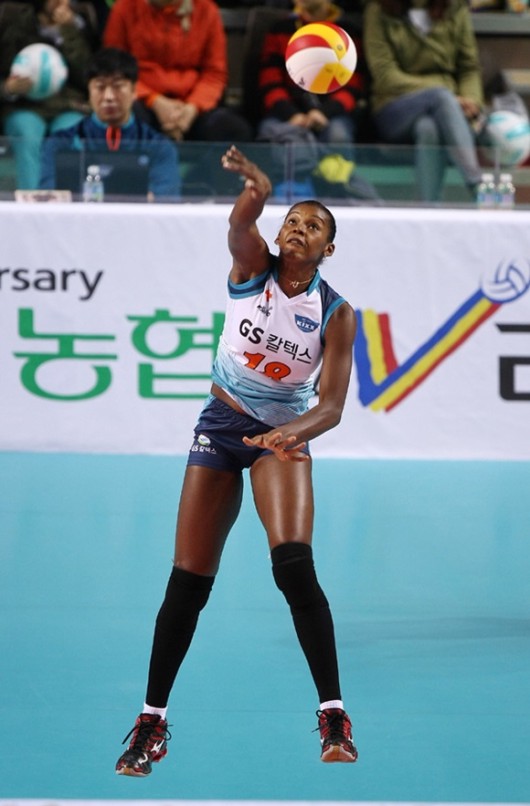 ‘베띠 34점’ GS칼텍스, KGC인삼공사 꺾고 PO 기선제압 - 파이낸셜뉴스