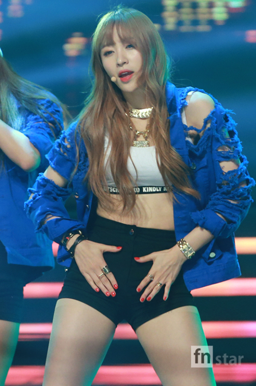 [포토] EXID 하니, ‘시선둘곳없는 위아래’ - fn스타