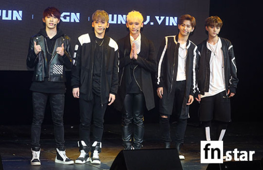 [포토] MAP6, ‘오늘 데뷔했어요’ - 헉스