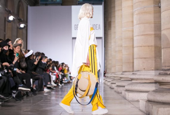 루이까또즈 K 패션 디자이너와 파리패션위크 런웨이 장식k패션 우수성 알려 파이낸셜뉴스