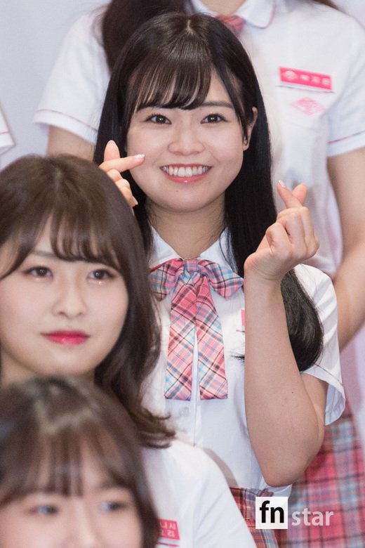 [포토] HKT48 모토무라 아오이(本村碧唯), ‘깨방정 손하트’ - fn스타