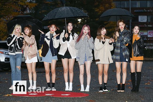 포토 위키미키 상쾌한 아침인사‘ 헉스