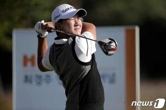 'KPGA 선수권 우승' 김성현, 최경주 인비테이셔널 2R 단독 선두 - 파이낸셜뉴스