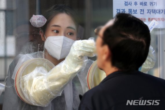 가족·확진자 접촉·깜깜이 감염 여전…서울 오늘 최소 22명 확진 종합 파이낸셜뉴스