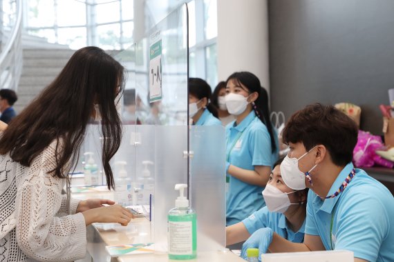 제15회 DIMF 이끄는 딤프지기 119명 활약상 '눈에 띄네' - 파이낸셜뉴스