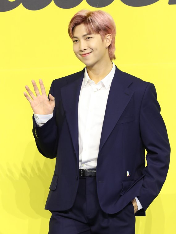 방탄소년단 RM "AMA 대상·그래미 후보 의미많아…새로운 챕터 시작" [BTS in LA] - 파이낸셜뉴스