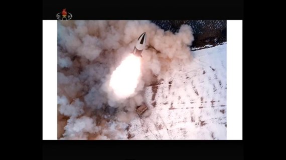 北, KN-23 이어 KN-24 대량생산·실전배치?…위협 고조 - 파이낸셜뉴스