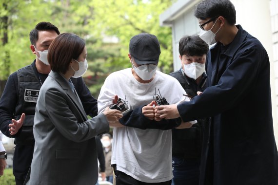 경찰 614억원 횡령 우리은행 직원 동생 구속영장 신청 파이낸셜뉴스
