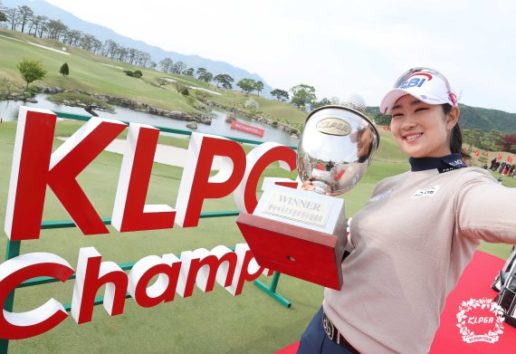 'KLPGA 챔피언십 우승' 김아림, 세계랭킹 10계단 상승해 39위 - 파이낸셜뉴스