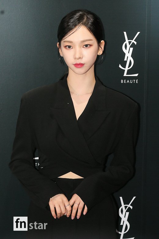 [포토] 에스파 카리나 눈부신 예쁨 헉스