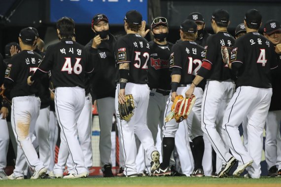 KT, 마침내 3위 도약…키움은 3개월 만에 4위 추락(종합) - 파이낸셜뉴스