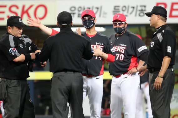 흔들리는 KIA·상승세 탄 롯데…이대호의 가을야구 꿈은 아직 유효하다 - 파이낸셜뉴스