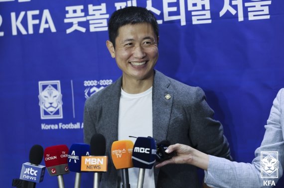 황선홍·이영표 등 7인 2023 AFC 아시안컵 유치 위해 뛴다 - 파이낸셜뉴스