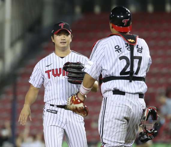고우석·양의지·피렐라, KBO 8월 MVP 후보 선정 - 파이낸셜뉴스