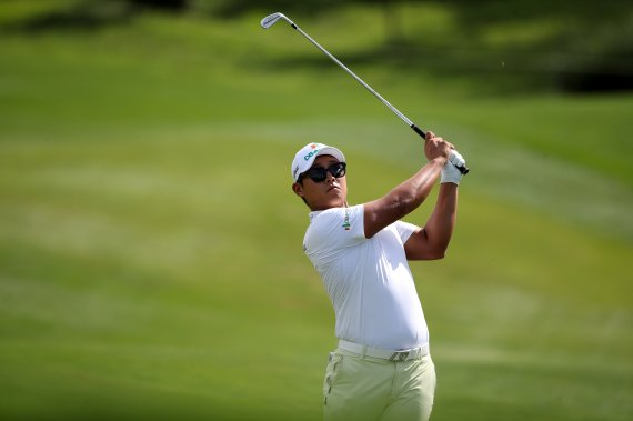 '2연승 보인다' 서요섭, KPGA 투어 LX 챔피언십 사흘 연속 선두 - 파이낸셜뉴스