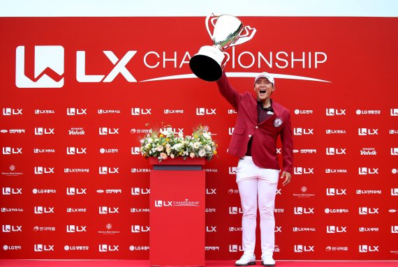 KPGA 2주 연속 우승 서요섭, 세계랭킹 283위로 상승 - 파이낸셜뉴스