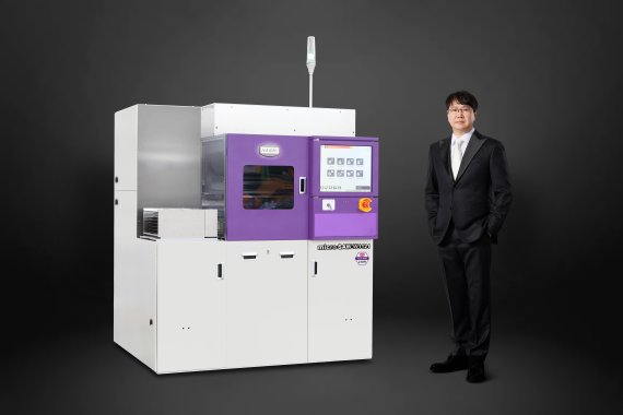 한미반도체 '웨이퍼 micro SAW W' 출시…세미콘 전시회 첫 선 - 파이낸셜뉴스