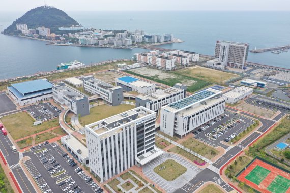 KIOST 제8회 해군 단기전문 교육과정 나흘간 개최 - 파이낸셜뉴스