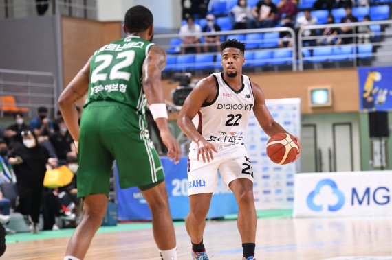 '아노시케 36점' 프로농구 kt, DB 88-84 제압…컵대회 첫승 - 파이낸셜뉴스