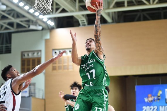 '아노시케 36점' 프로농구 kt, DB 88-84 제압…컵대회 첫승 - 파이낸셜뉴스