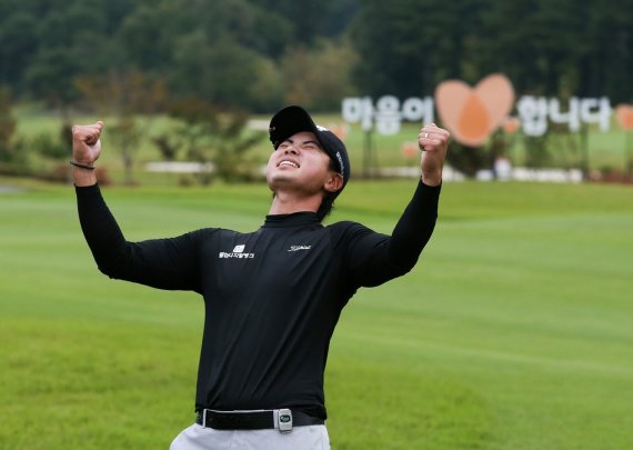 가을에 강한 이형준, 40개월 만에 우승…KPGA 통산 6승(종합) - 파이낸셜뉴스