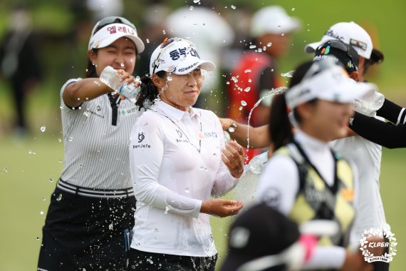 '2주 연속 우승' 김수지, 세계랭킹 9계단 도약해 38위 - 파이낸셜뉴스