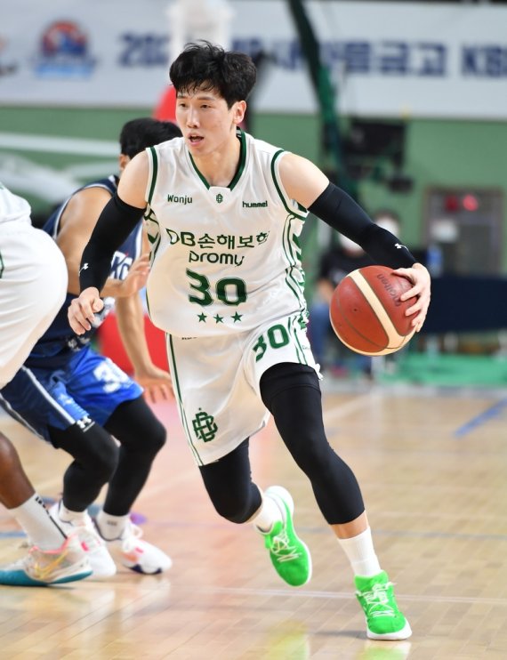 '두경민 19점' DB, KCC에 20점 차 완승…KCC 허웅은 11득점 - 파이낸셜뉴스