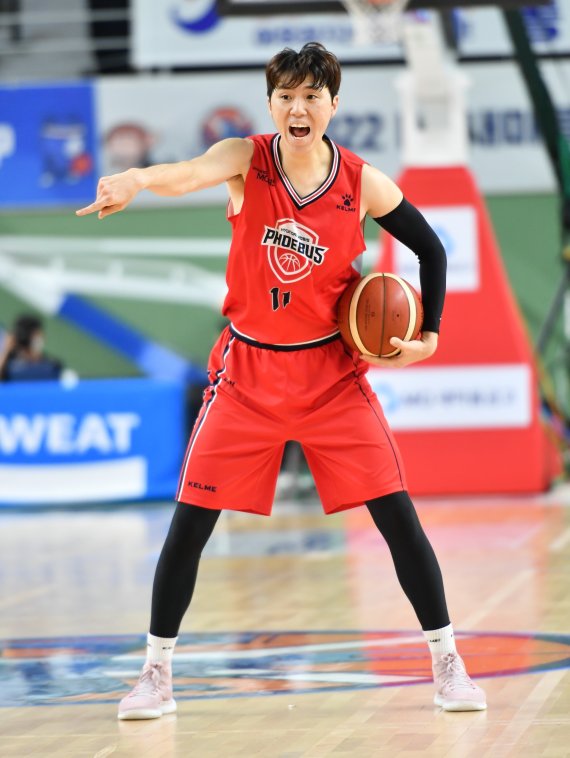 '두경민 19점' DB, KCC 완파…모비스, 4강 진출(종합) - 파이낸셜뉴스