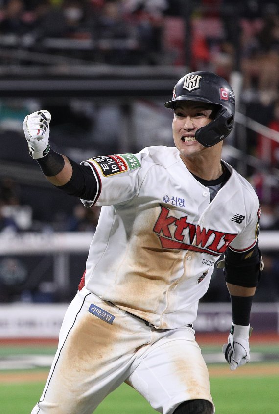 [WC1] '끝내주는 남자' KT 배정대 "2루타 치는 순간 MVP라 생각했다" - 파이낸셜뉴스