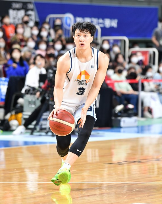 'FA 허웅 19점·이승현 9점' KCC, 가스공사 꺾고 첫 승…인삼공사 2연승(종합) - 파이낸셜뉴스