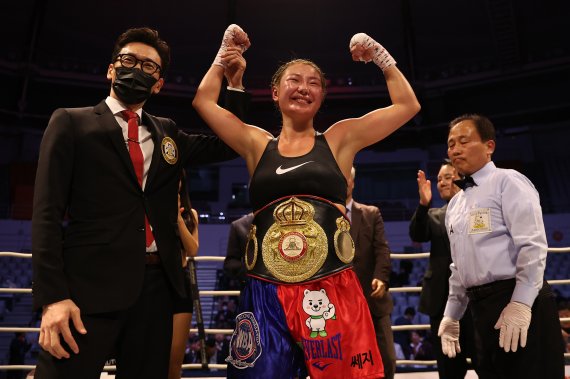 WBA 여자 슈퍼페더급 챔피언 최현미, 10차 방어 성공 - 파이낸셜뉴스