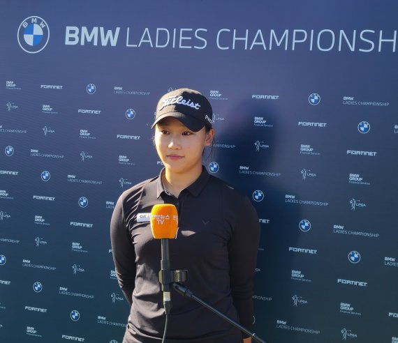 티띠꾼, LPGA BMW 챔피언십 첫날 9언더파 선두…고교생 김민솔 2위(종합) - 파이낸셜뉴스