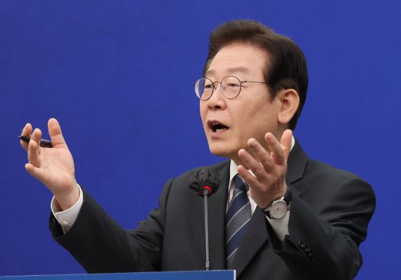 李 사법리스크 우려 설훈에 강성 지지자들 무차별 폭격…속죄해야 파이낸셜뉴스