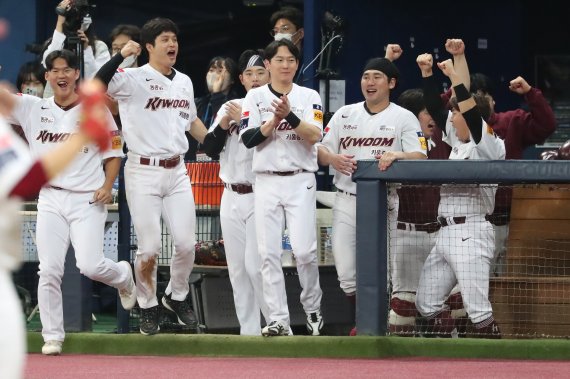 키움, 3년 만에 한국시리즈 진출…11월 1일 SSG와 격돌(1보) - 파이낸셜뉴스