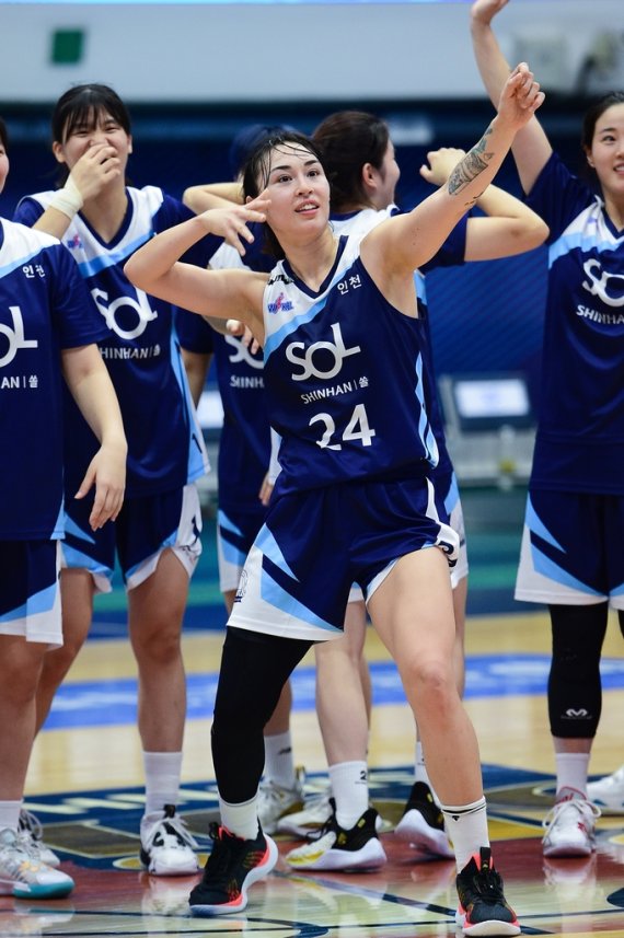 언더독 평가에 '오히려 좋다'는 신한은행…"이제 시작이다!" - 파이낸셜뉴스