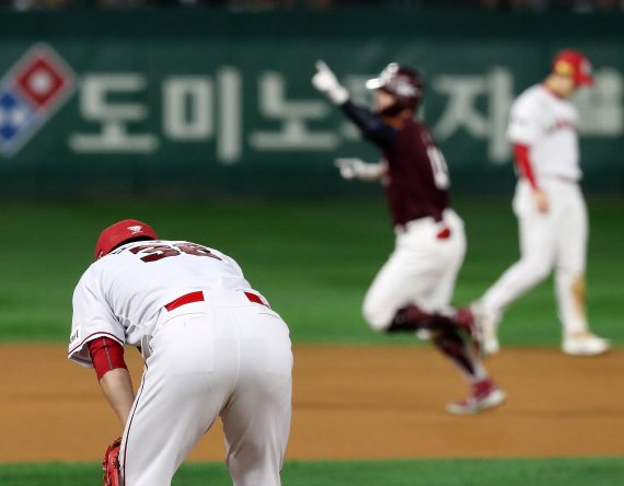 [KS] 노경은 카드 실패…기선 빼앗긴 SSG, 2차전 마무리는 누가? - 파이낸셜뉴스