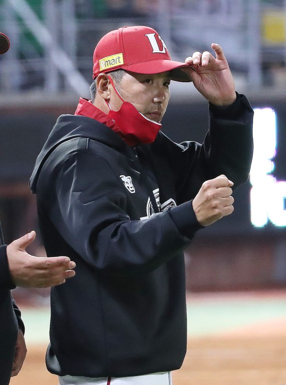 [KS5] '김광현 선발' SSG, 1차전과 동일한 라인업…김민식 선발 포수 출격 - 파이낸셜뉴스