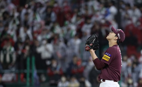 [KS]'에이스' 안우진의 투혼 빛났지만…웃지 못한 키움 - 파이낸셜뉴스