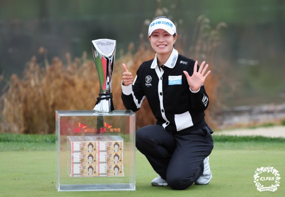KLPGA 2년연속 상금왕 박민지, 美진출 안해도 세계 12위 - 파이낸셜뉴스