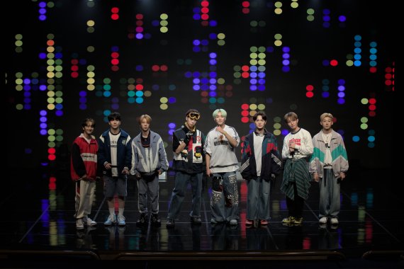 전곡 자체 제작…NTX, 레트로 '올드스쿨'로 돌아온 '힙합돌'(종합) [N현장] - 파이낸셜뉴스