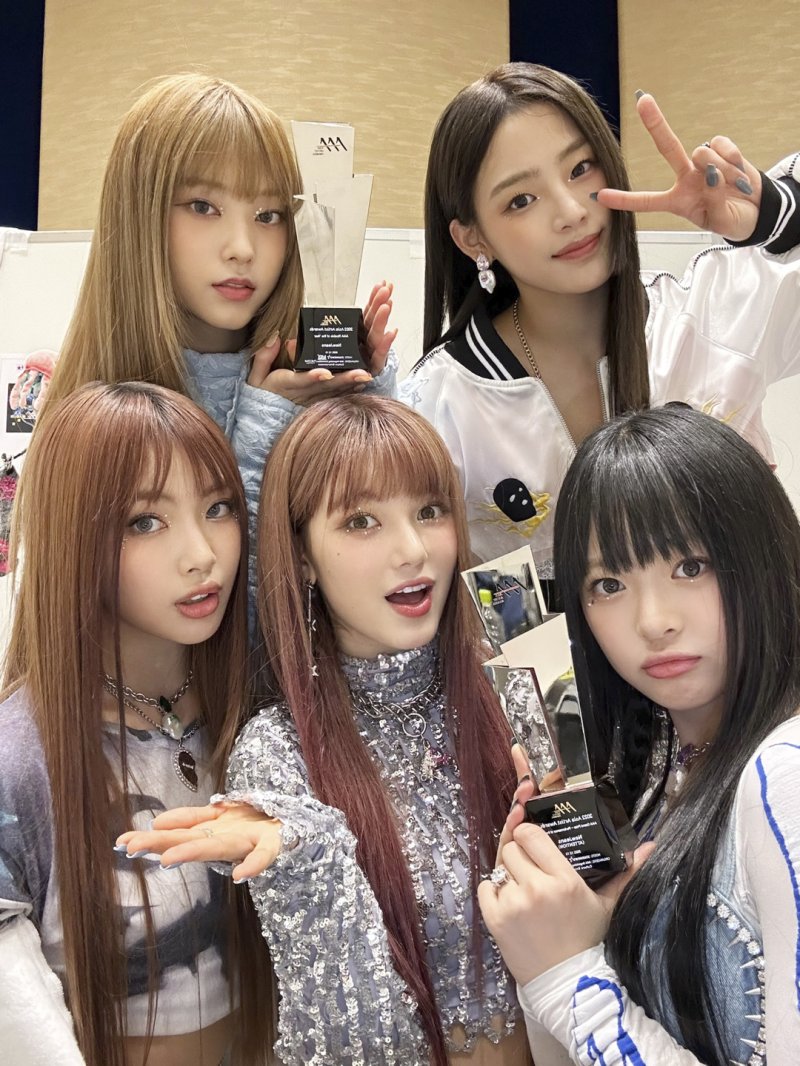 뉴진스 '2022 AAA' 신인상·대상 올해의 퍼포먼스 2관왕 - 파이낸셜뉴스
