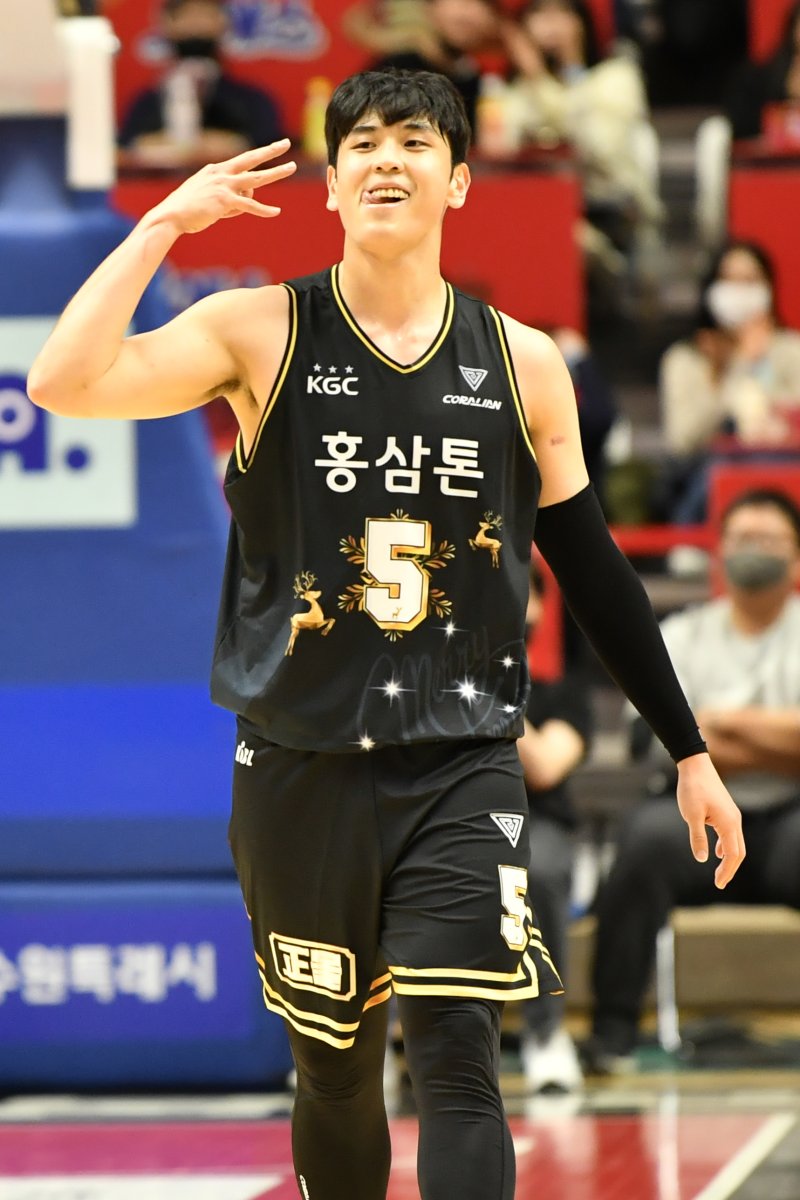 '2라운드 MVP 변준형 21점 7어시스트' 선두 인삼공사, KT에 꺾고 2연패 탈출 - 파이낸셜뉴스