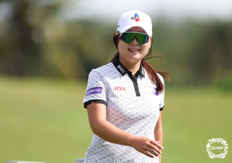 ‘새 신부’ 리디아 고, 사우디 대회 첫날부터 폭풍 버디 작렬 … 8언더파 - 파이낸셜뉴스