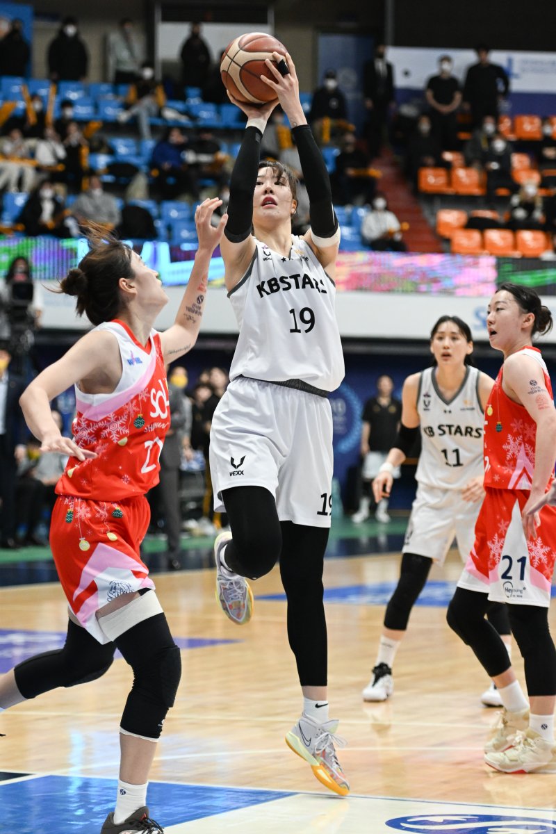 이 악문 박지수, 후반기에 더 강해질 KB스타즈 - 파이낸셜뉴스