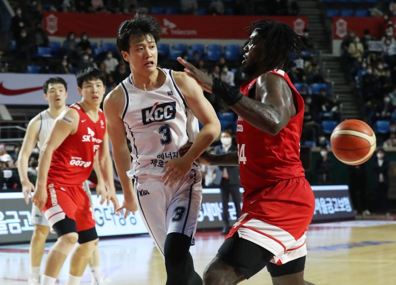 '허웅 살자 팀도 비상'…반등 성공한 KCC, 한국가스공사 상대 4연승 도전 - 파이낸셜뉴스