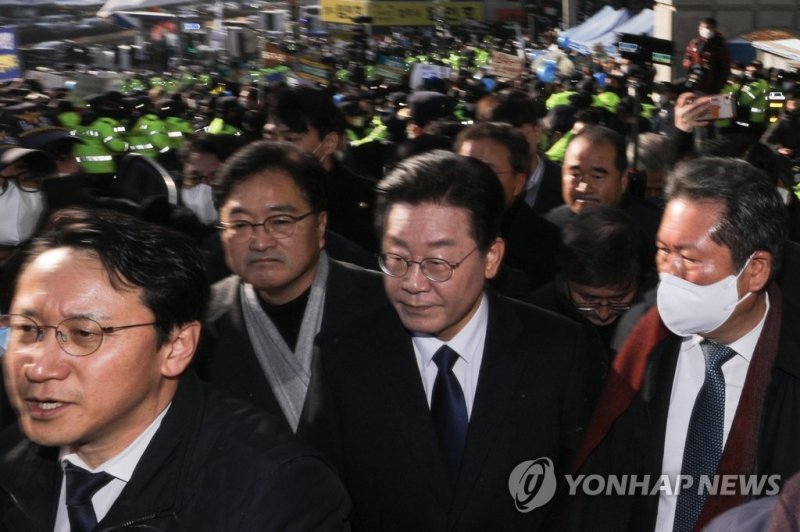 野의원 40여명 성남지청 집결 이재명 엄호…나치식 겁박 종합 파이낸셜뉴스