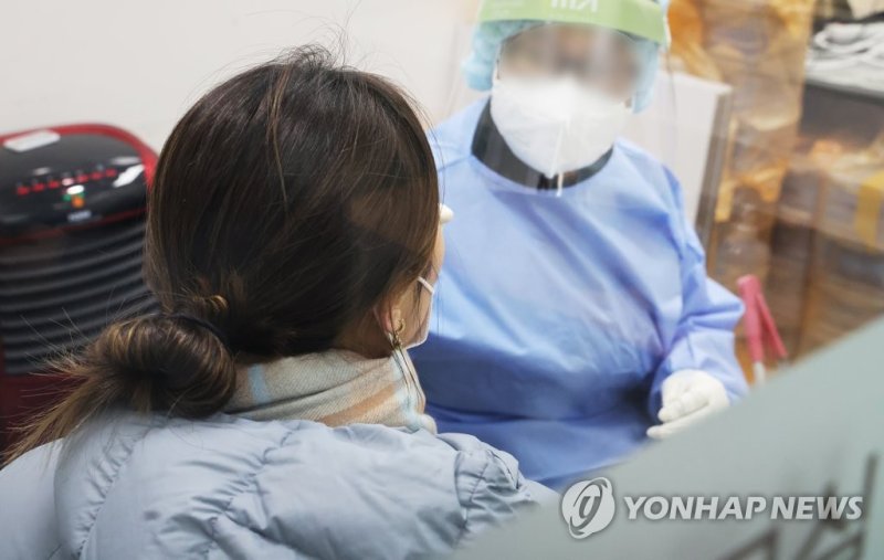 경남 820명 확진 엿새째 1천명 ↓…80대 환자 1명 숨져 파이낸셜뉴스